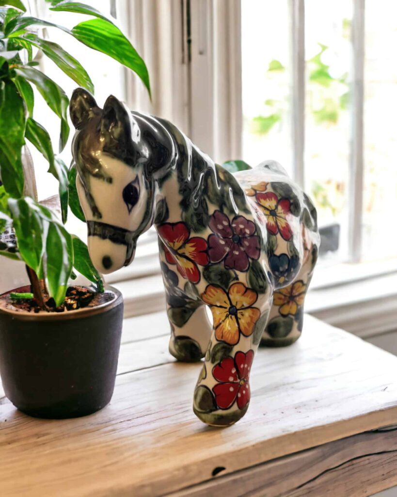 Caballito Colores 3 - Caballo de cerámica - Artisans Collective
